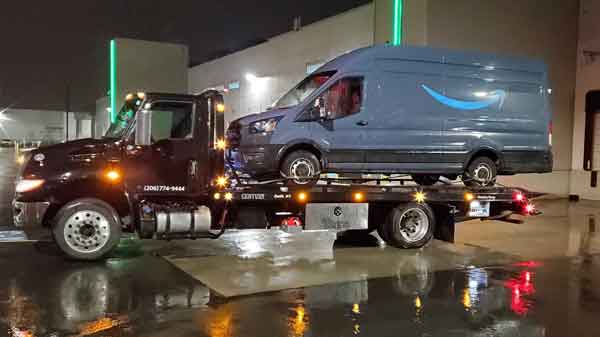 Work Truck Towing Seattle | 24hr Medium Duty Towing | Landscape Trucks